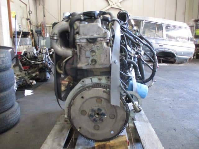 [Used]RD28 Engine NISSAN Gloria 1996 KD-UY33 101024P450 - BE FORWARD ...
