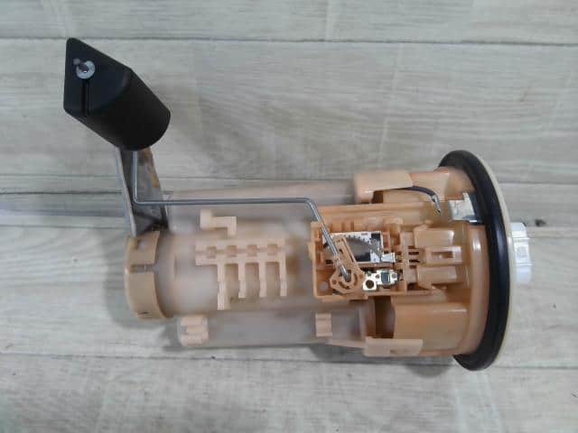 [Used]Fuel Pump TOYOTA Voxy 2007 DBA-AZR60G 2322128290 - BE FORWARD ...