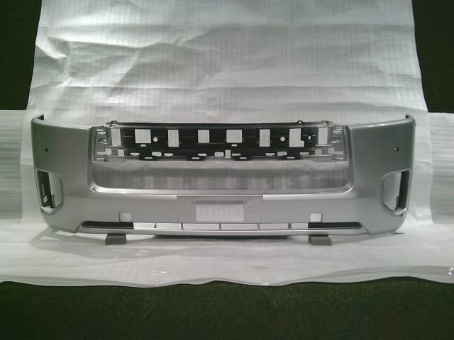 [Used]Front Bumper TOYOTA Hiace 2022 3BF-TRH200K 5211926975B0 - BE FORWARD Auto Parts