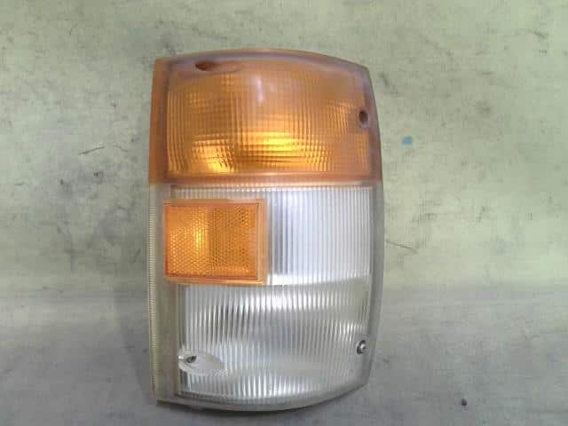 [Used]Right Side Marker Light ISUZU ELF 2002 KK-NPR71LAR 8978550072 ...