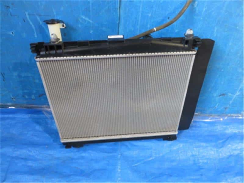 [Used]Radiator TOYOTA Sienta 2019 DBA-NCP175G 1640021381 - BE FORWARD ...
