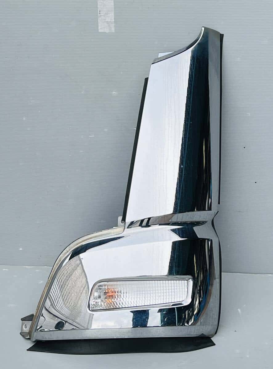 [Used]13,087N Genuine Mitsubishi Fuso SUPER great plating corner panel ...