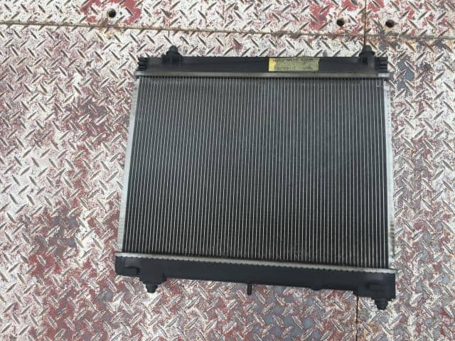 [Used]Radiator TOYOTA Vitz 2008 DBA-KSP90 - BE FORWARD Auto Parts