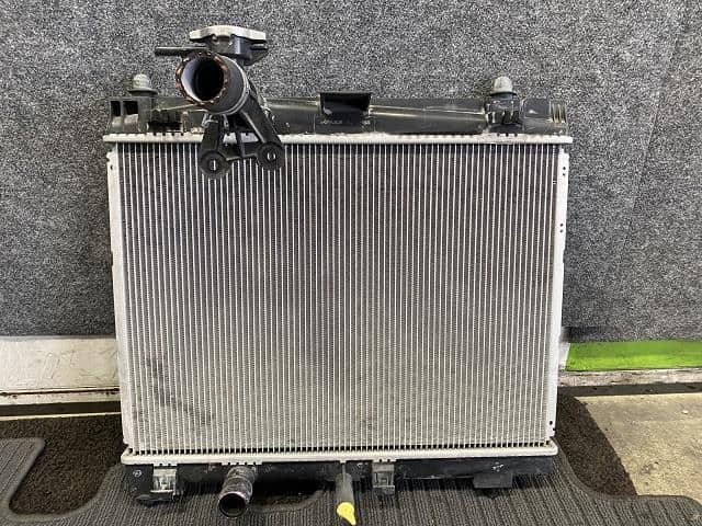 [Used]Radiator TOYOTA Vitz 2015 DBA-KSP130 1640023160 - BE FORWARD Auto ...