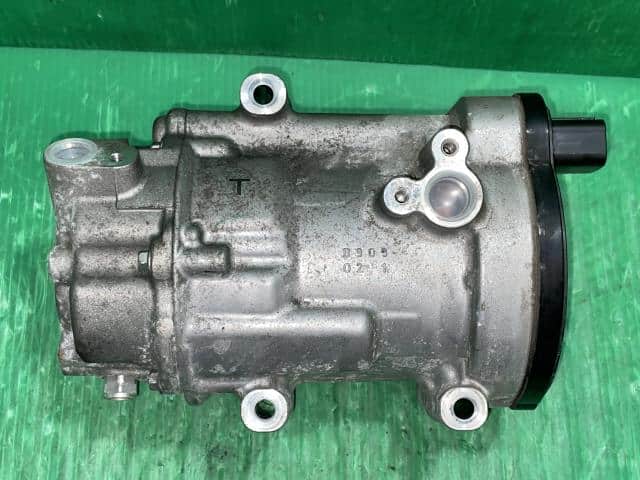 [Used]A/C Compressor TOYOTA Lexus ux 2019 6AA-MZAH10 8837033040 - BE ...