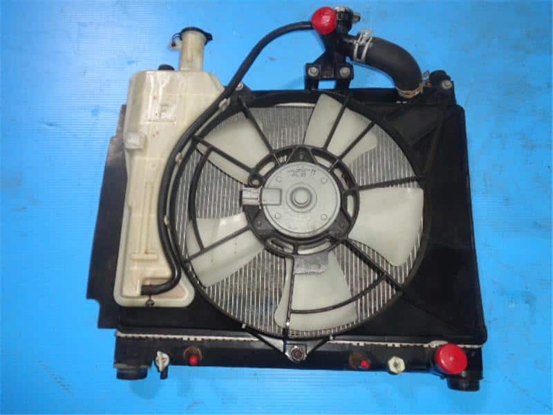 [Used]Radiator TOYOTA Sienta 2014 DBA-NCP85G 1640021290 - BE FORWARD ...