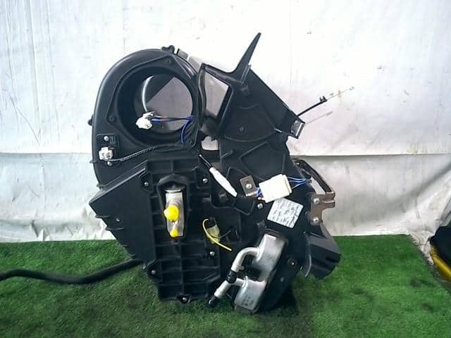 [Used]Air Conditioner Assembly NISSAN Nt100 clipper 2012 GBD-U72T ...