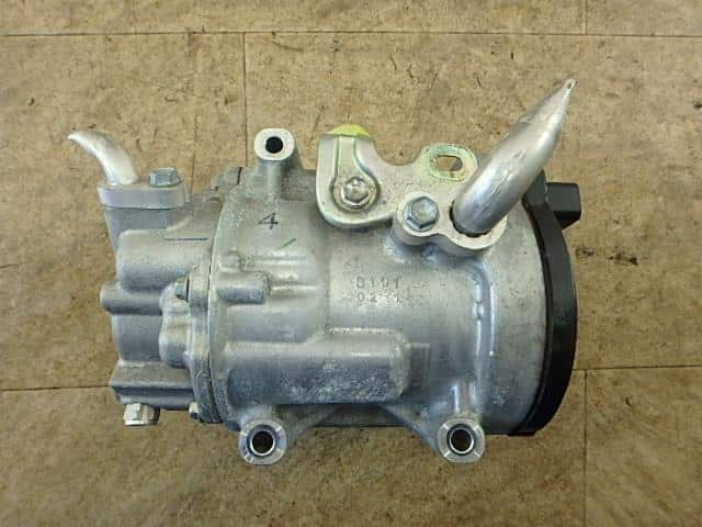 [Used]A/C Compressor TOYOTA 2018 6AA-ZWE211H 8837047092 - BE FORWARD ...
