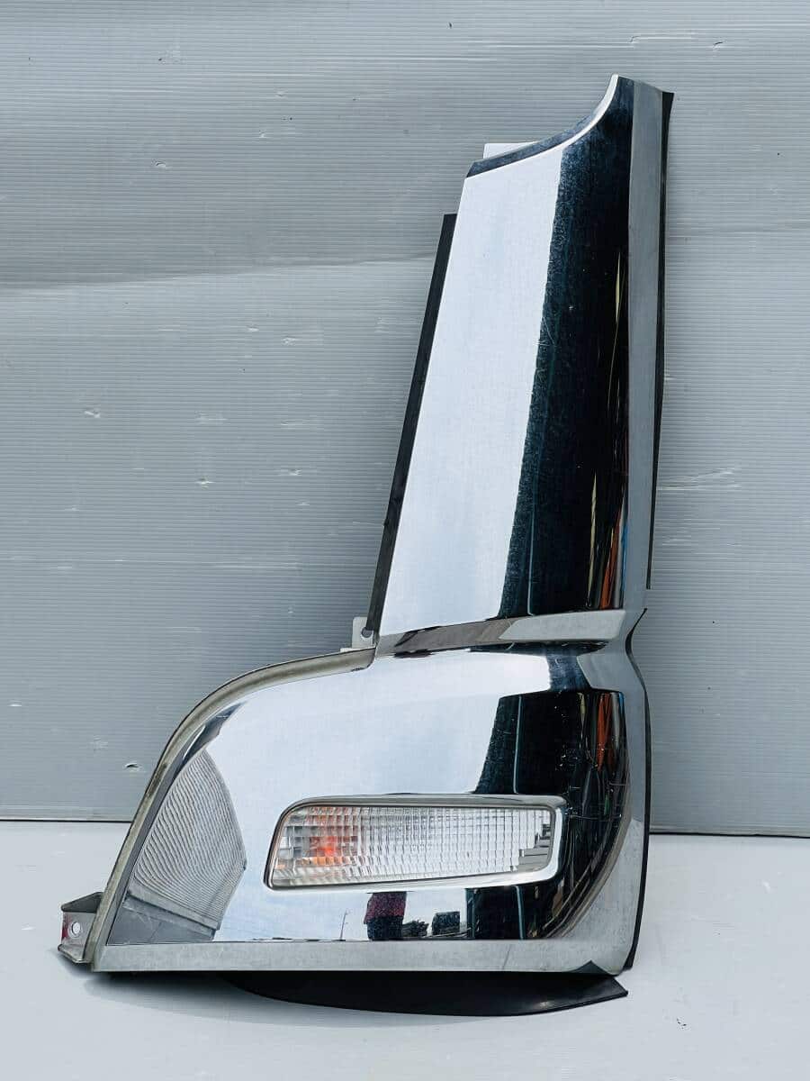 [Used]15,005N Genuine Mitsubishi Fuso SUPER great plating corner panel ...