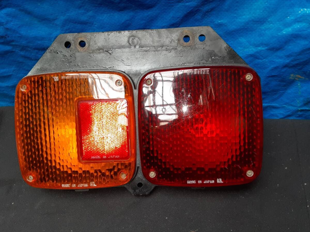 [Used]Hino RAMGER system Left tail outside the company Genuine shape ...