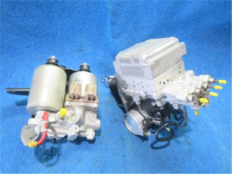 [Used]ABS Control Module TOYOTA Aqua 2013 DAA-NHP10 4705052030 - BE ...