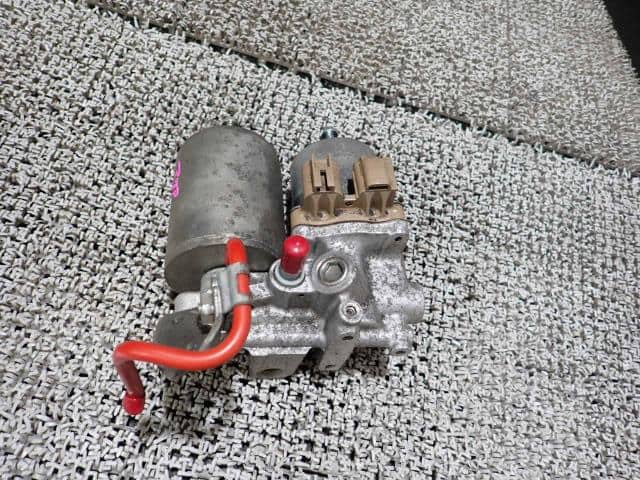 [Used]Brake Booster TOYOTA Aqua 2013 DAA-NHP10 4707052020 - BE FORWARD ...