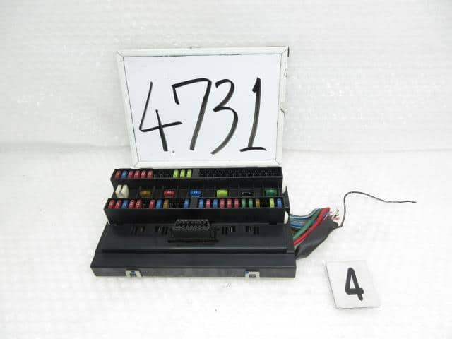 [Used]Fuse Box Mitsubishi Fuso Canter 2004 CBF-FB700B - BE FORWARD Auto ...