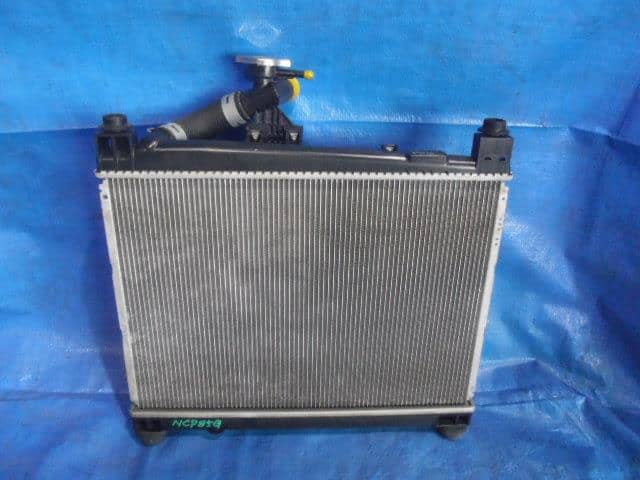 [Used]Radiator TOYOTA Sienta 2014 DBA-NCP85G 1640021290 - BE FORWARD ...