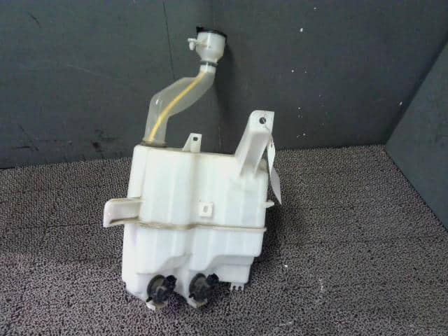 [Used]Windshield Washer Tank TOYOTA Prius Alpha 2012 DAA-ZVW41W ...