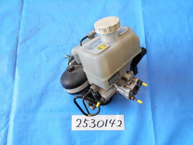 [Used]Brake Master Cylinder MITSUBISHI Pajero 2004 LA-V73W MR977461 ...