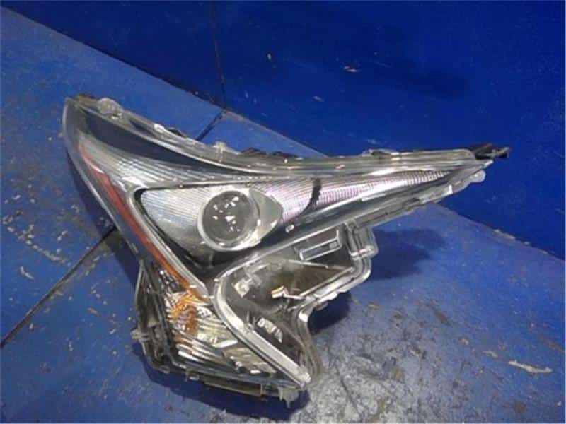 [Used]Right Headlight TOYOTA Prius 2016 DAA-ZVW50 - BE FORWARD Auto Parts