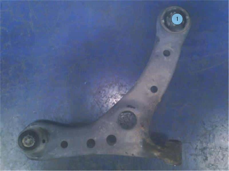 [Used]Front Right Lower Control Arm TOYOTA Noah 2010 DBA-ZRR70G - BE ...