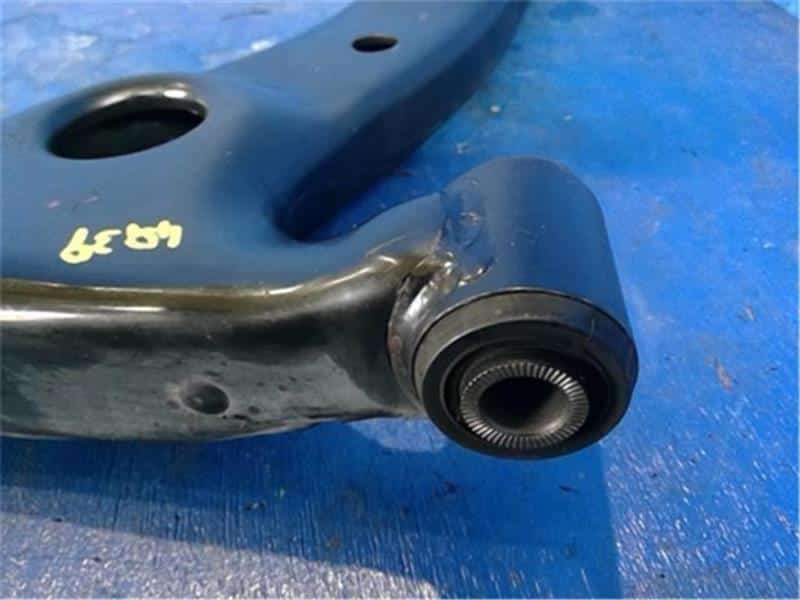 [Used]Front Right Lower Control Arm TOYOTA Noah 2021 3BA-ZRR80W - BE ...