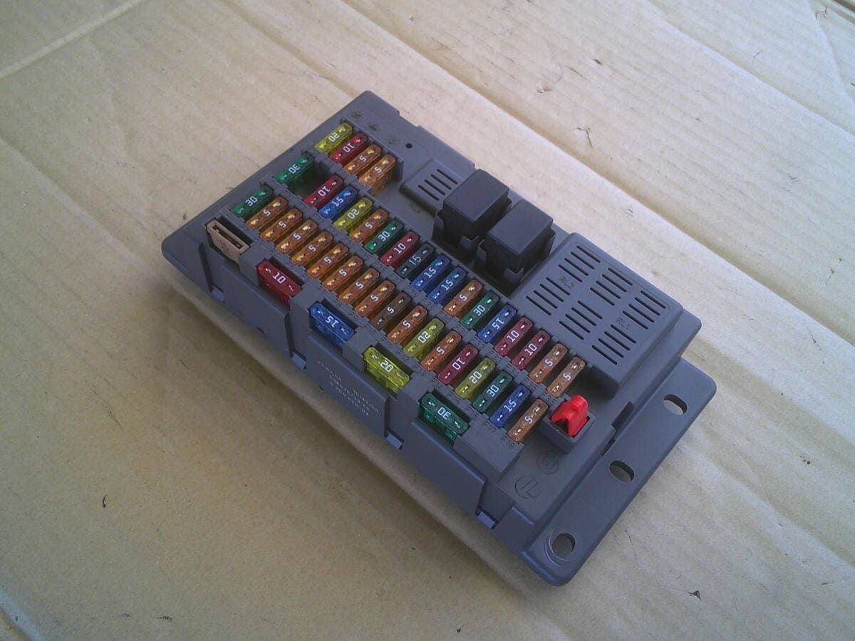 [Used]RE16 mini-R53 room Fuse Box junction box 6906626 relay 1472984 ...