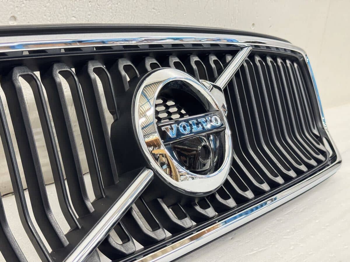[Used]7S19 Volvo XC40 Genuine Radiator Grille 31656581 - BE FORWARD ...