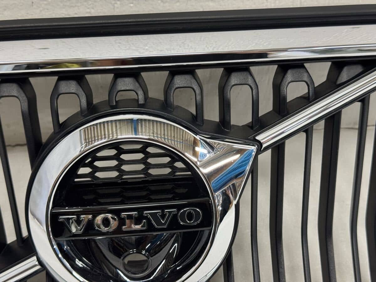 [Used]7S19 Volvo XC40 Genuine Radiator Grille 31656581 - BE FORWARD ...