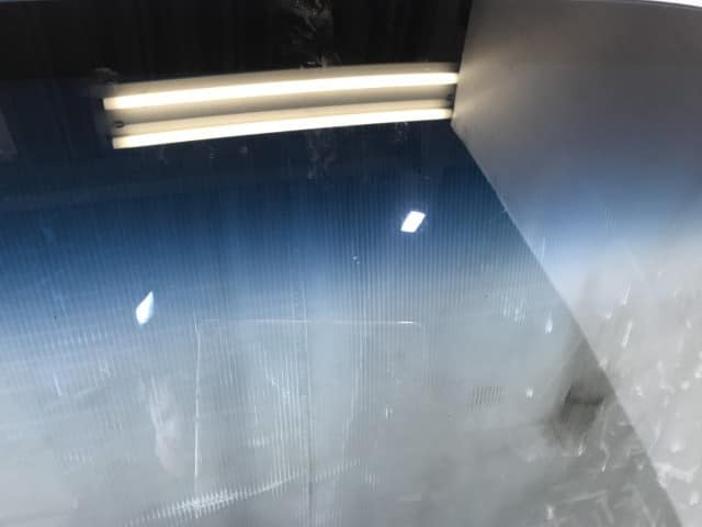 [Used]Front Windshield ISUZU ELF 2011 SKG-NMR85N 8980290621 - BE ...