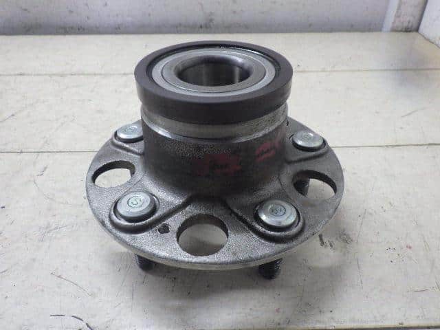 [Used]Rear Wheel Hub HONDA Step Wagon 2013 DBA-RK5 42200SLJ008 - BE ...