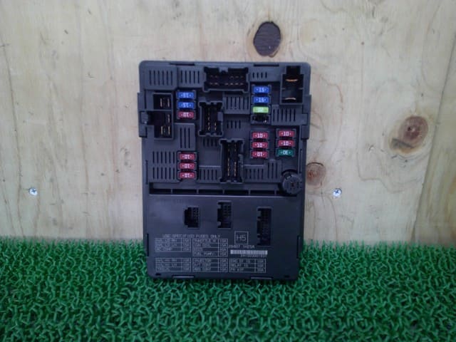 [Used]Fuse Box NISSAN Note 2015 DBA-E12 284B71HZ6B - BE FORWARD Auto Parts