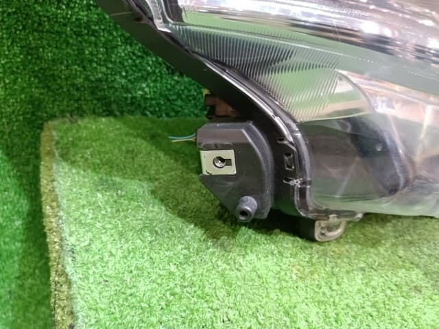 [Used]Rumi DBA-M900A Right Headlight Right headlight Stanley W3920 81110-B1570 Genuine - BE ...