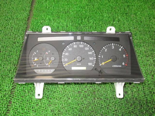 [Used]Speedometer TOYOTA Hiace 1999 KD-KZH106W 8386126401 - BE FORWARD ...