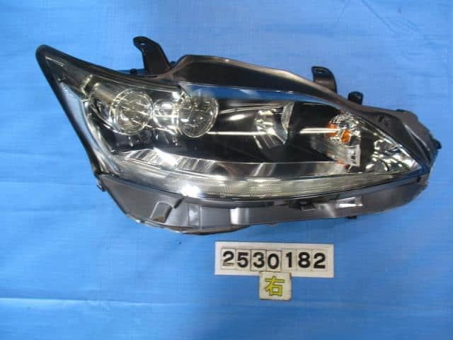 [Used]Right Headlight TOYOTA Lexus ct 2011 DAA-ZWA10 8111076091 - BE ...