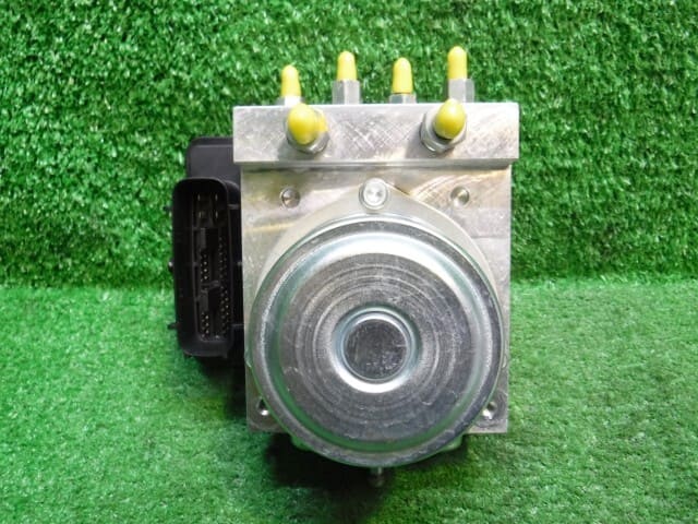 [Used]Leaf ZAA-AZE0 ABS actuator EM57 47660-4ND1A - BE FORWARD Auto Parts
