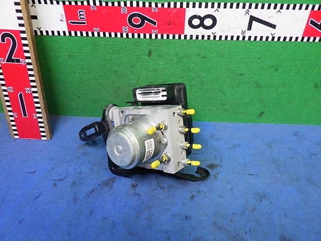 [Used]Vezel DAA-RU4 ABS actuator T7EN1 6N15B-0027 57110-T7E-N12 - BE FORWARD Auto Parts