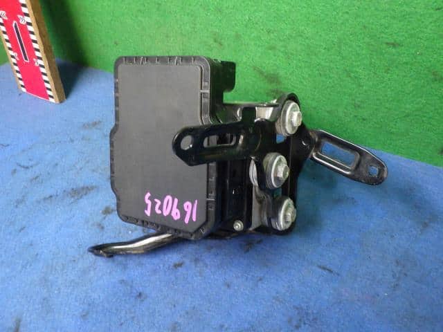[Used]Vezel DAA-RU4 ABS actuator T7EN1 6N15B-0027 57110-T7E-N12 - BE FORWARD Auto Parts