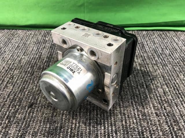 [Used]Vezel DAA-RU4 ABS actuator - BE FORWARD Auto Parts
