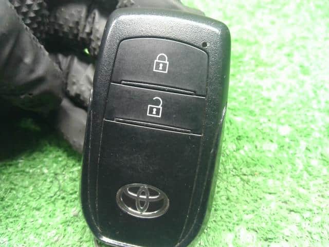 [Used]Keyless Entry Remote Control Key TOYOTA Aqua 2021 6AA-MXPK16 - BE ...