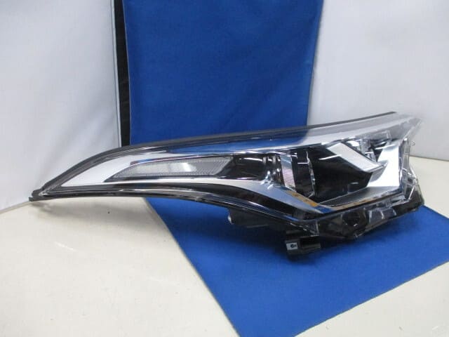 [Used]Toyota C-HR NGX50/NGX10/ZYX10 Early Model Right light/Right ...