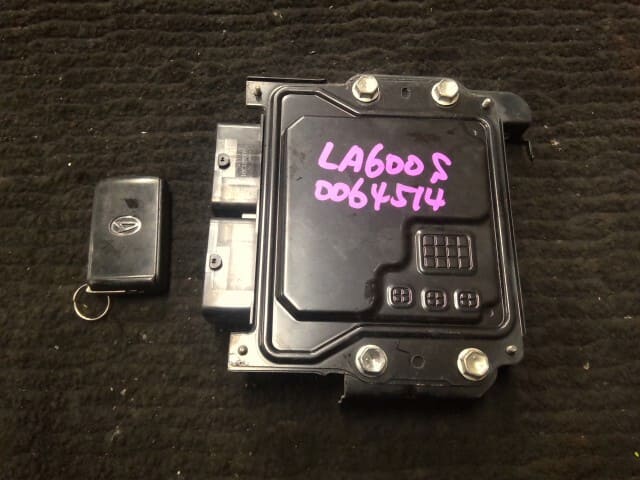 [Used]TANTO DBA-LA600S Engine Control Unit / ECU custom RS SA CVT Denso ...