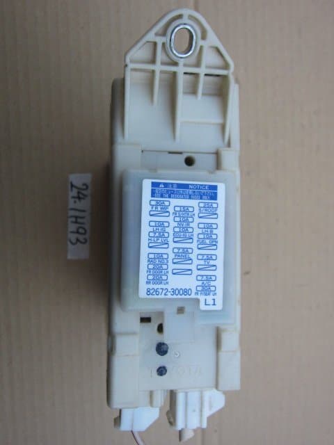 [Used]☆ Toyota CROWN Crown DBA-GRS180 2005 room fuse relay box left ...