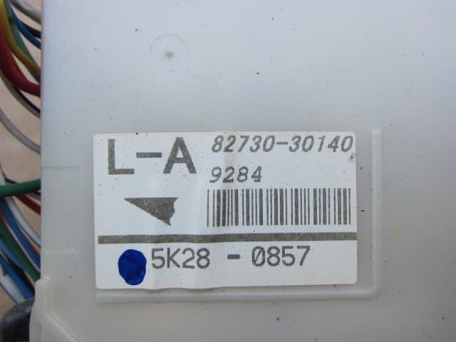 [Used]☆ Toyota CROWN Crown DBA-GRS180 2005 room fuse relay box left ...