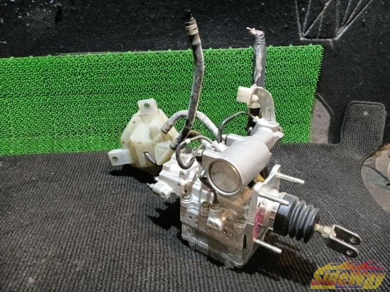 [Used]Two points of M_ Prius (ZVW30)ABS actuator brake booster pumps ...