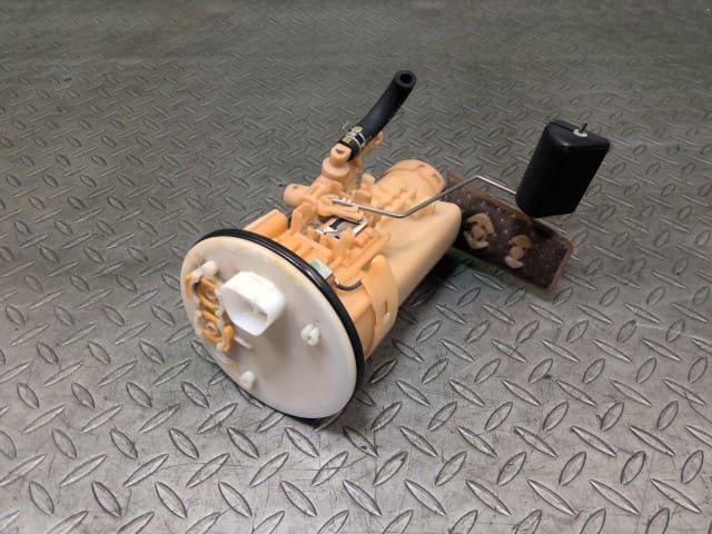 [Used]Fuel Pump TOYOTA Voxy 2005 CBA-AZR65G 2322128040 - BE FORWARD ...