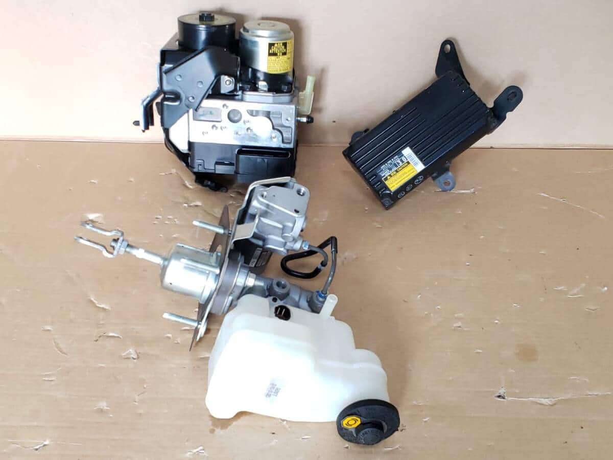[Used](5) Crown DAA-AWS210 ABS actuator pump GRS210 GRS211 GRS214 44510 ...