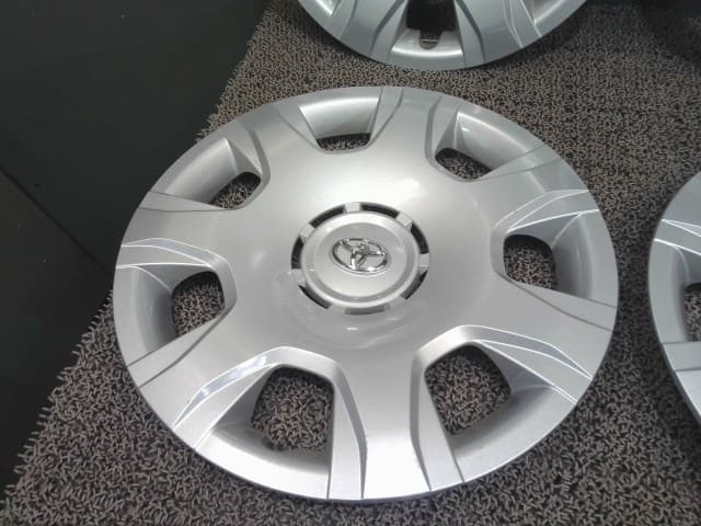 [Used]Wheel Cover TOYOTA Hiace 2014 CBF-TRH200V 4260226040 - BE FORWARD ...