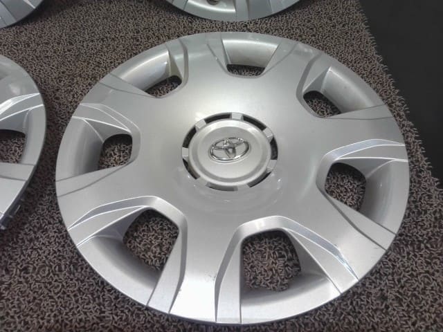 [Used]Wheel Cover TOYOTA Hiace 2014 CBF-TRH200V 4260226040 - BE FORWARD ...