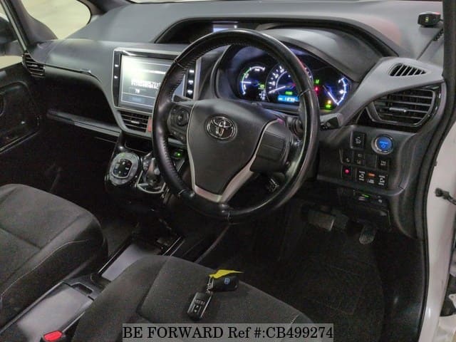 Used 2017 TOYOTA VOXY HYBRID V/DAA-ZWR80G for Sale CB499274 - BE FORWARD