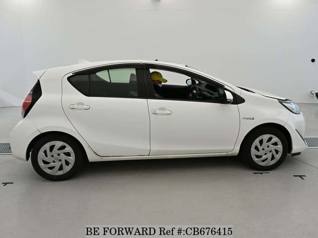 Used 2018 TOYOTA AQUA HYBRID L/DAA-NHP10 for Sale CB676415 - BE FORWARD