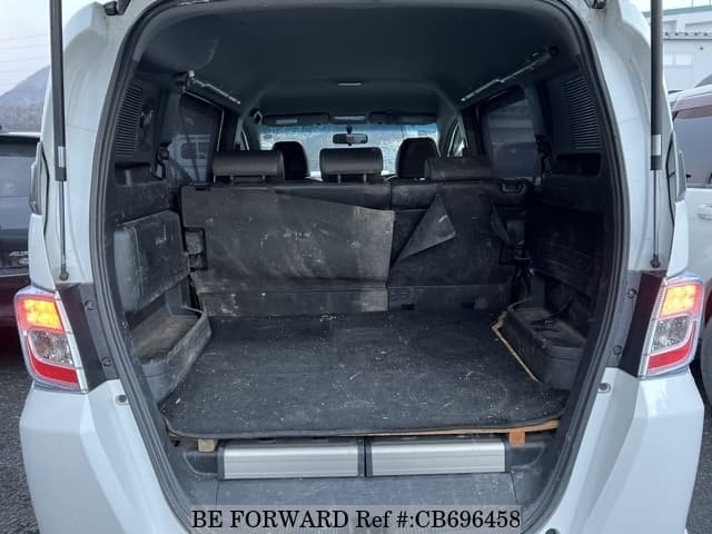 Used 2014 HONDA FREED SPIKE HYBRID JUST SELECTION PLUS/DAA-GP3 for Sale ...